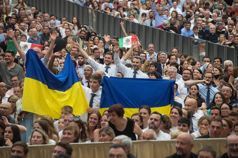 The Pope sends in mission 430 families of the Neocatechumenal Way ...